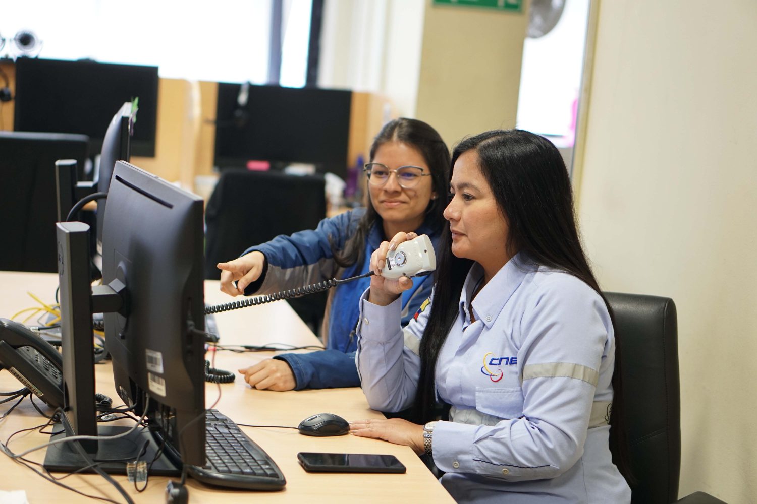 EL CALL CENTER 1800- 263537 ATIENDE A CLIENTES DE CNEL EP, 24/7 - CNEL EP